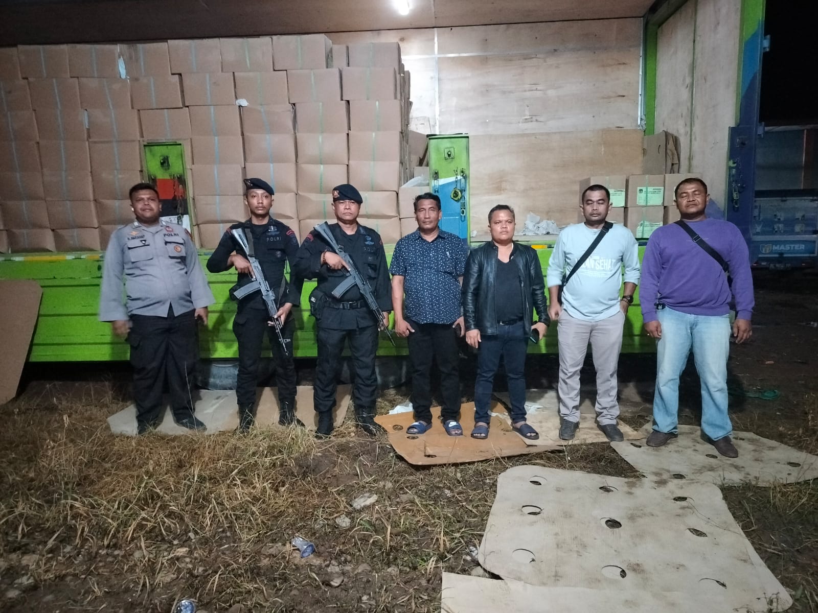 Polres Palas Kawal Distribusi Logistik Surat Suara Pemilu 2024 ... Polres Palas Kawal Distribusi Logistik Surat Suara Pemilu 2024 ...