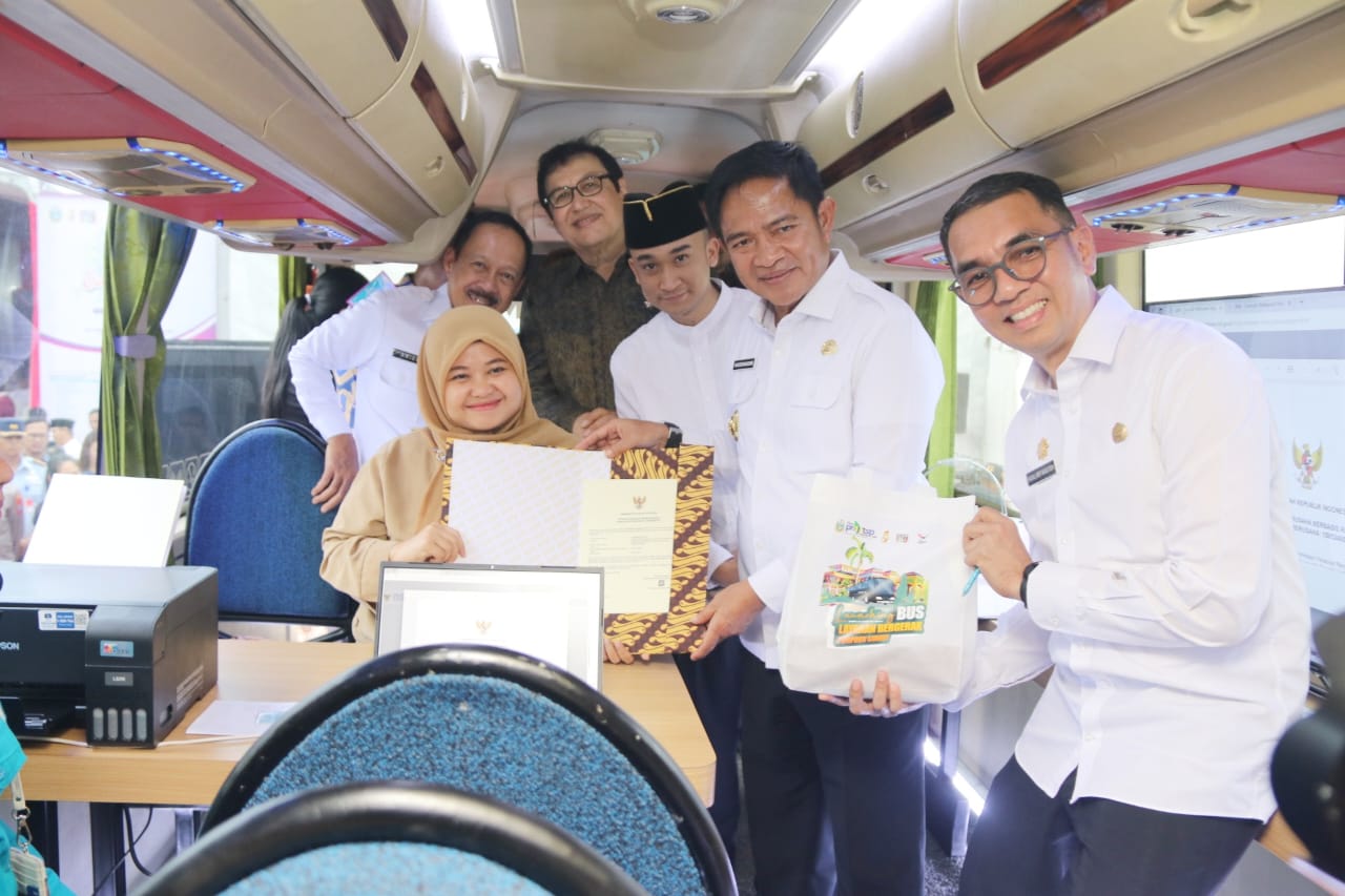 Pj. Gubsu Luncurkan Bus Perizinan Berusaha Pj. Gubsu Luncurkan Bus Perizinan Berusaha