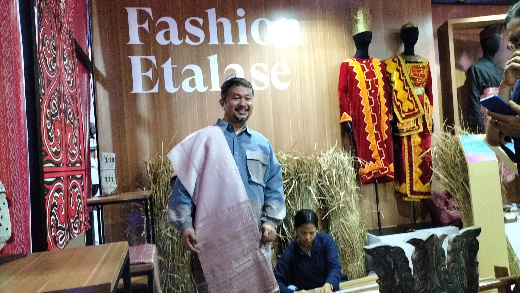 Ulos Bagas Ni Torang Ramaikan KKSU 2024 | beritasore.co.id